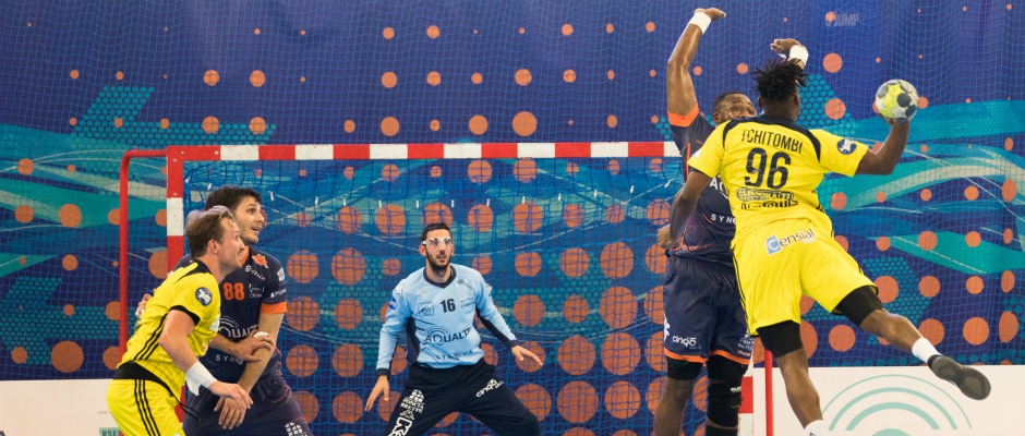 Du combat, et encore du combat